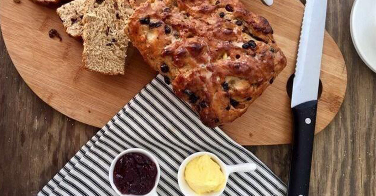 Laager Cranberry & Wild Cherry-flavoured Rooibos infused Fruit Bread ...